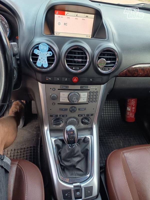 White Opel Antara 2011 in Druskininkai, with an engine capacity of 2.20 L and mileage of 356 thousand km for 3500 €, photo 8 on AUTOMOTO.COM.LV