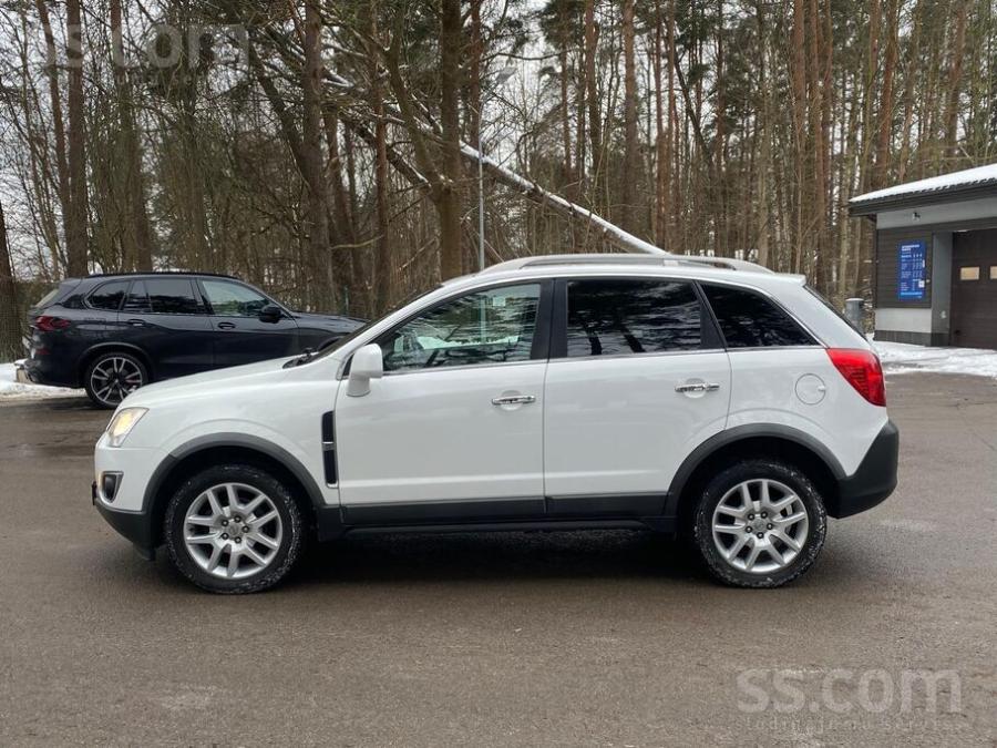 White Opel Antara 2012 in Riga, with an engine capacity of 2.20 L and mileage of 0 thousand km for 5899 €, photo 2 on AUTOMOTO.COM.LV