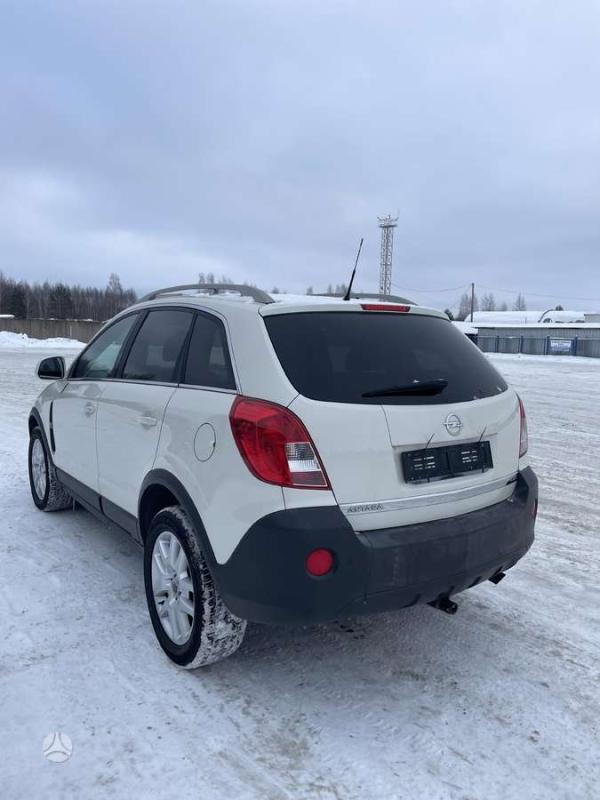White Opel Antara 2012 in Panevezys, with an engine capacity of 2.20 L and mileage of 200 thousand km for 4300 €, photo 2 on AUTOMOTO.COM.LV