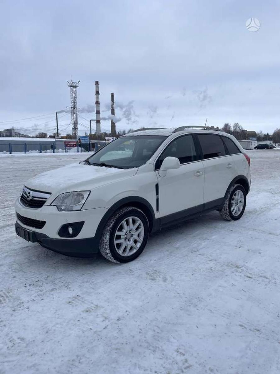 White Opel Antara 2012 in Panevezys, with an engine capacity of 2.20 L and mileage of 200 thousand km for 4300 €, photo 4 on AUTOMOTO.COM.LV