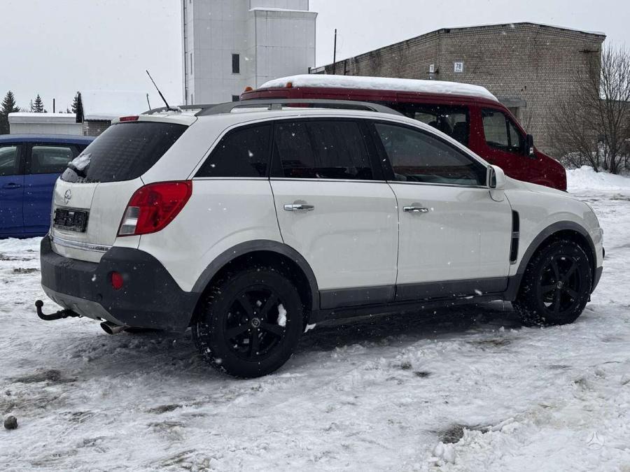 White Opel Antara 2012 in Utena, with an engine capacity of 2.20 L and mileage of 298 thousand km for 4750 €, photo 6 on AUTOMOTO.COM.LV