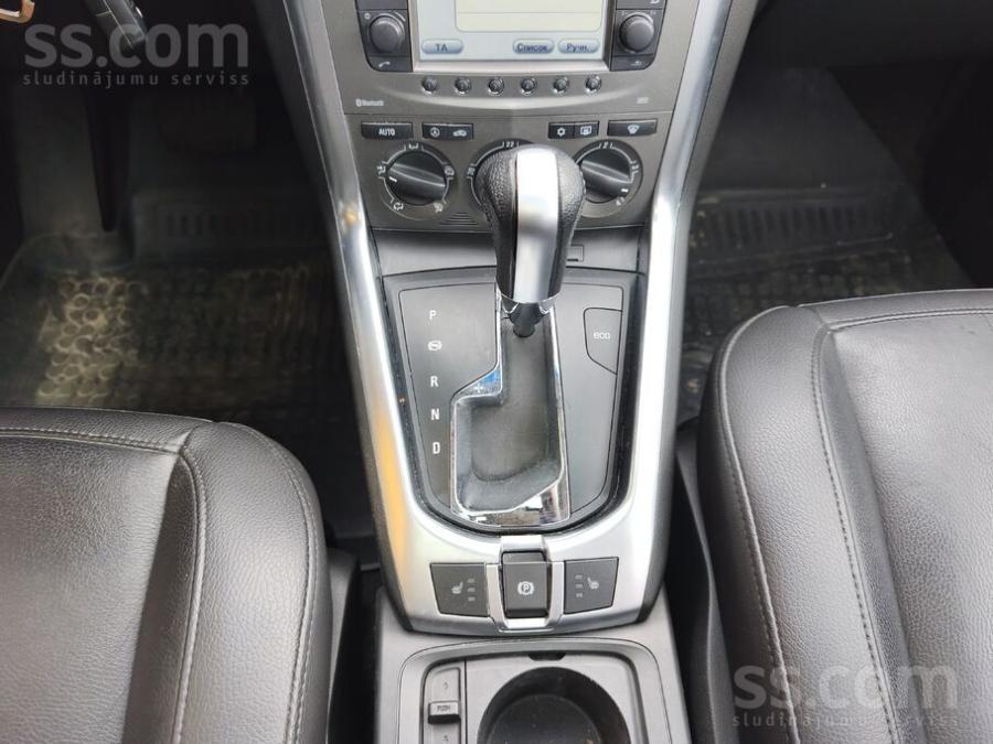 White Opel Antara 2012 in Jelgava, with an engine capacity of 2.20 L and mileage of 0 thousand km for 4990 €, photo 19 on AUTOMOTO.COM.LV