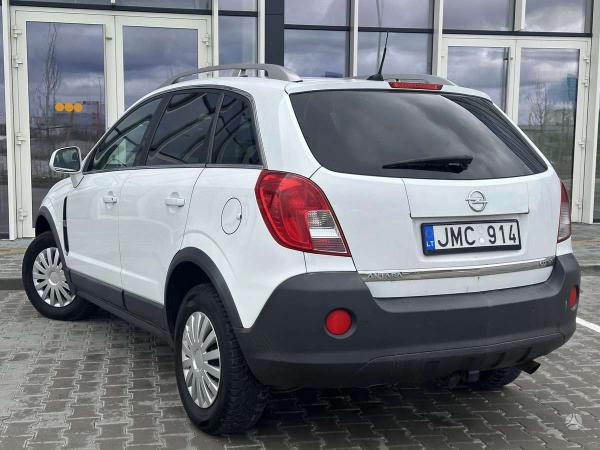 White Opel Antara 2012 in Vilnius, with an engine capacity of 2.23 L and mileage of 348 thousand km for 3500 €, photo 4 on AUTOMOTO.COM.LV