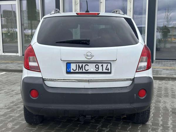 White Opel Antara 2012 in Vilnius, with an engine capacity of 2.23 L and mileage of 348 thousand km for 3500 €, photo 5 on AUTOMOTO.COM.LV