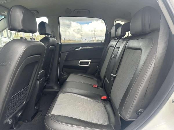 White Opel Antara 2012 in Vilnius, with an engine capacity of 2.23 L and mileage of 348 thousand km for 3500 €, photo 9 on AUTOMOTO.COM.LV