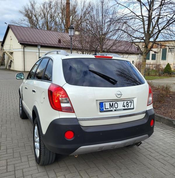 White Opel Antara 2013 in Siauliai, with an engine capacity of 2.20 L and mileage of 216 thousand km for 4450 €, photo 6 on AUTOMOTO.COM.LV