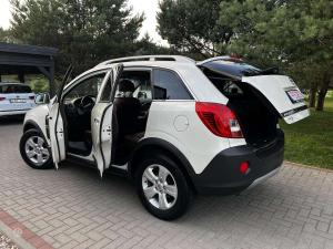 White Opel Antara 2013 in Druskininkai, with an engine capacity of 2.23 L and mileage of 248 thousand km for 5890 €, photo 4 on AUTOMOTO.COM.LV
