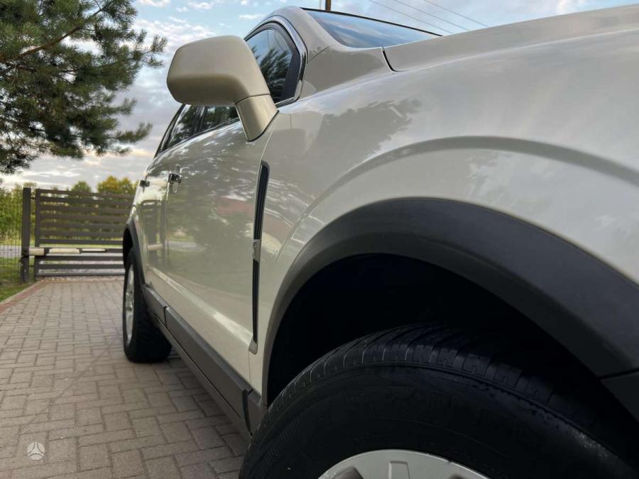 White Opel Antara 2013 in Druskininkai, with an engine capacity of 2.23 L and mileage of 248 thousand km for 5890 €, photo 16 on AUTOMOTO.COM.LV