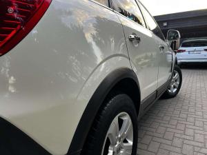 White Opel Antara 2013 in Druskininkai, with an engine capacity of 2.23 L and mileage of 248 thousand km for 5890 €, photo 19 on AUTOMOTO.COM.LV