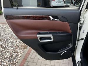 White Opel Antara 2013 in Druskininkai, with an engine capacity of 2.23 L and mileage of 248 thousand km for 5890 €, photo 31 on AUTOMOTO.COM.LV