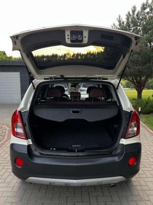 White Opel Antara 2013 in Druskininkai, with an engine capacity of 2.23 L and mileage of 248 thousand km for 5890 €, photo 35 on AUTOMOTO.COM.LV