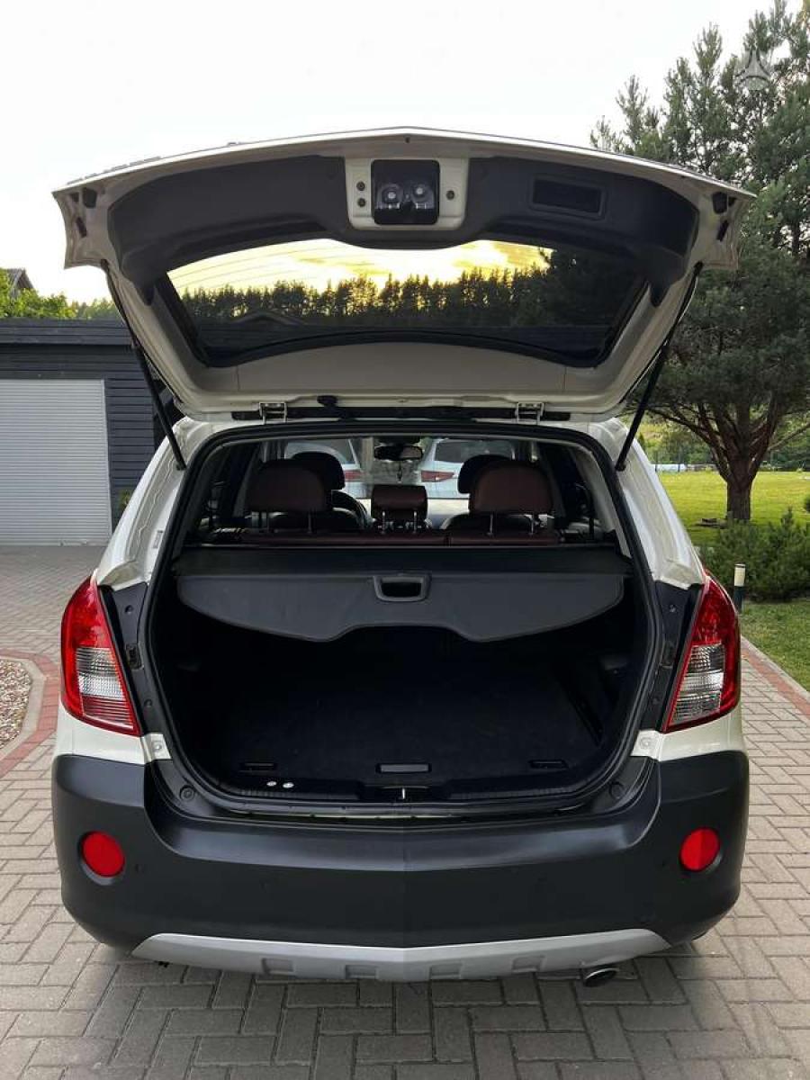 White Opel Antara 2013 in Druskininkai, with an engine capacity of 2.23 L and mileage of 248 thousand km for 5890 €, photo 35 on AUTOMOTO.COM.LV