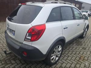 White Opel Antara 2014 in Taurage, with an engine capacity of 2.23 L and mileage of 146 thousand km for 3900 €, photo 3 on AUTOMOTO.COM.LV