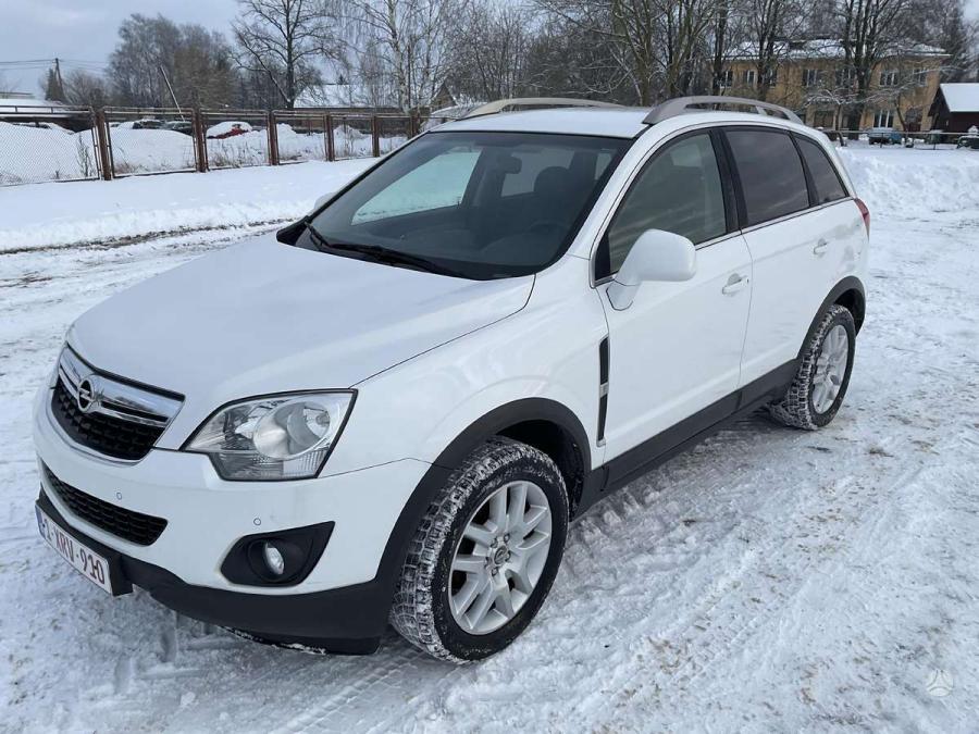 White Opel Antara 2014 in Pasvalys, with an engine capacity of 2.23 L and mileage of 223 thousand km for 4900 €, photo 1 on AUTOMOTO.COM.LV