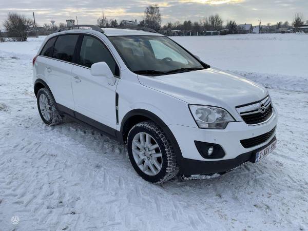 White Opel Antara 2014 in Pasvalys, with an engine capacity of 2.23 L and mileage of 223 thousand km for 4900 €, photo 2 on AUTOMOTO.COM.LV