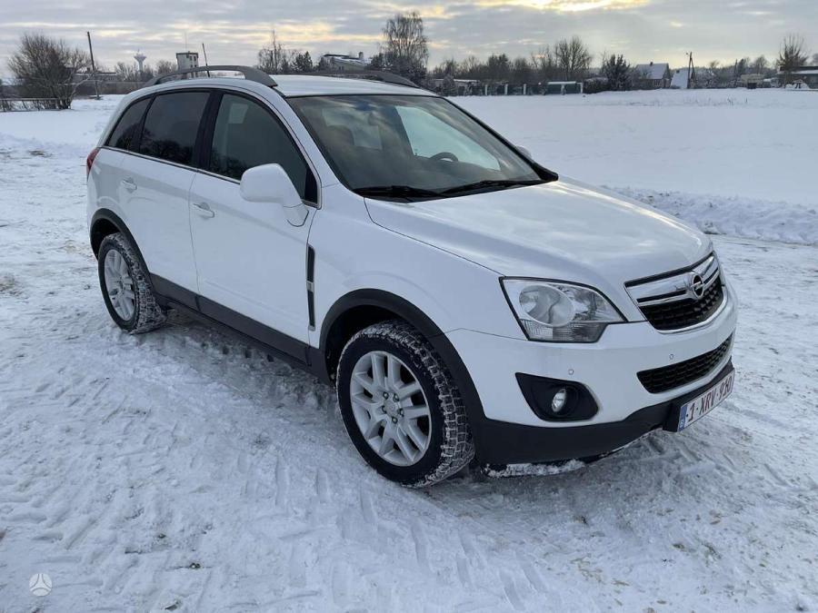 White Opel Antara 2014 in Pasvalys, with an engine capacity of 2.23 L and mileage of 223 thousand km for 4900 €, photo 2 on AUTOMOTO.COM.LV