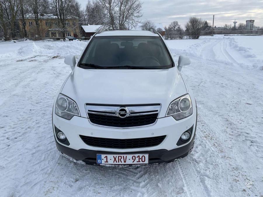 White Opel Antara 2014 in Pasvalys, with an engine capacity of 2.23 L and mileage of 223 thousand km for 4900 €, photo 5 on AUTOMOTO.COM.LV
