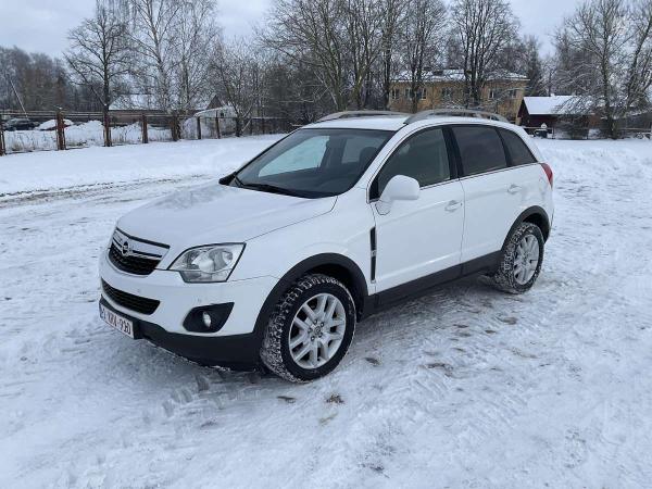 White Opel Antara 2014 in Pasvalys, with an engine capacity of 2.23 L and mileage of 223 thousand km for 4900 €, photo 7 on AUTOMOTO.COM.LV