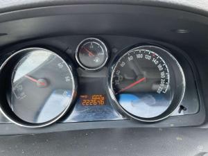 White Opel Antara 2014 in Pasvalys, with an engine capacity of 2.23 L and mileage of 223 thousand km for 4900 €, photo 14 on AUTOMOTO.COM.LV