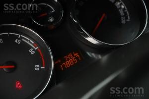 Balts Opel Antara 2014 Rīga, ar dzinēja tilpumu 2.20 L un nobraukumu 0 tūkst. km par 4995 €, foto 11 vietnē AUTOMOTO.COM.LV
