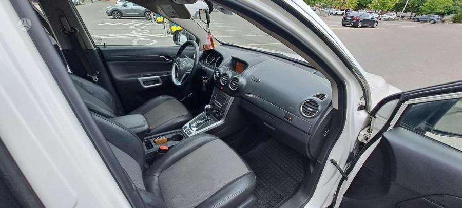 Balts Opel Antara 2014 Viļņa, ar dzinēja tilpumu 2.23 L un nobraukumu 176 tūkst. km par 4500 €, foto 8 vietnē AUTOMOTO.COM.LV