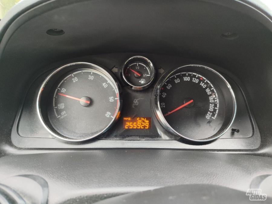 White Opel Antara 2014 in Utena, with an engine capacity of 2.20 L and mileage of 255 thousand km for 3450 €, photo 16 on AUTOMOTO.COM.LV
