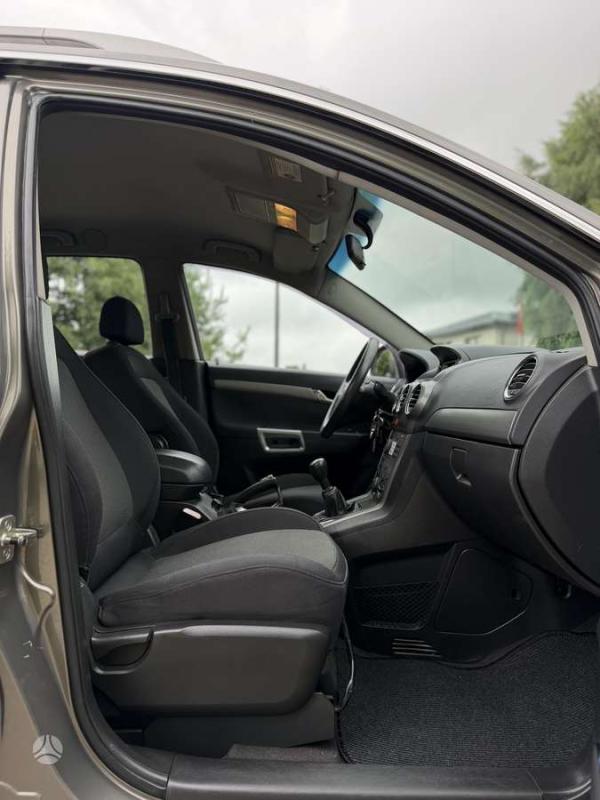 Yellow Opel Antara 2007 in Vilnius, with an engine capacity of 2.41 L and mileage of 175 thousand km for 2750 €, photo 8 on AUTOMOTO.COM.LV