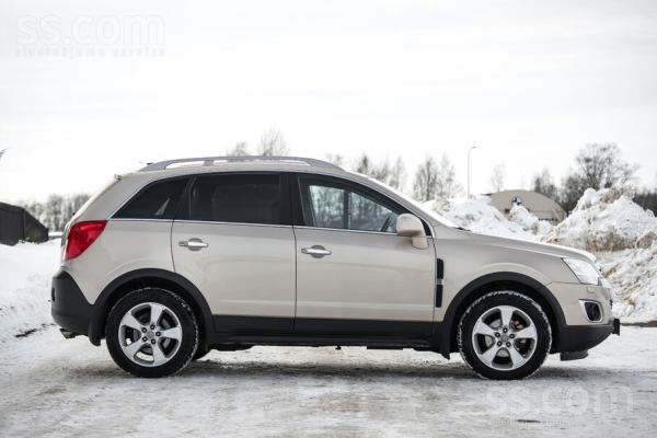 Yellow Opel Antara 2011 in Tukums, with an engine capacity of 2.20 L and mileage of 0 thousand km for 5500 €, photo 3 on AUTOMOTO.COM.LV