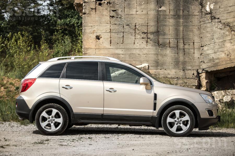 Yellow Opel Antara 2011 in Tukums, with an engine capacity of 2.20 L and mileage of 0 thousand km for 5500 €, photo 5 on AUTOMOTO.COM.LV