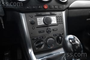 Yellow Opel Antara 2011 in Tukums, with an engine capacity of 2.20 L and mileage of 0 thousand km for 5500 €, photo 12 on AUTOMOTO.COM.LV