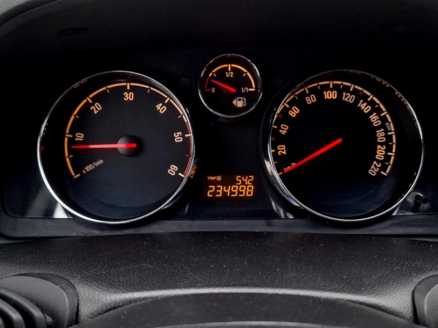 Dzeltens Opel Antara 2012 Rīga, ar dzinēja tilpumu 2.20 L un nobraukumu 235 tūkst. km par 6000 €, foto 62 vietnē AUTOMOTO.COM.LV
