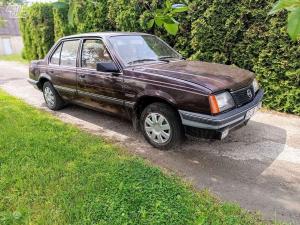 Brūns Opel Ascona 1984 Kelmė, ar dzinēja tilpumu 1.60 L un nobraukumu 13 tūkst. km par 700 €, foto 3 vietnē AUTOMOTO.COM.LV