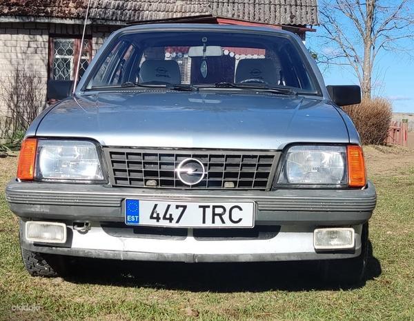 Pelēks Opel Ascona 1984 Kohtla-Jerve, ar dzinēja tilpumu 1.60 L un nobraukumu 83 tūkst. km par 500 €, foto 1 vietnē AUTOMOTO.COM.LV