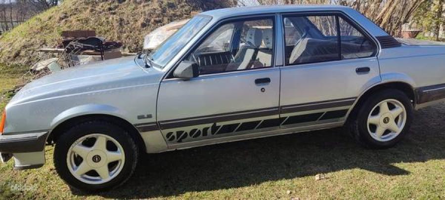 Pelēks Opel Ascona 1984 Kohtla-Jerve, ar dzinēja tilpumu 1.60 L un nobraukumu 83 tūkst. km par 500 €, foto 7 vietnē AUTOMOTO.COM.LV