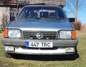 Pelēks Opel Ascona 1984 Kohtla-Jerve, ar dzinēja tilpumu 1.60 L un nobraukumu 83 tūkst. km par 500 €, foto 11 vietnē AUTOMOTO.COM.LV