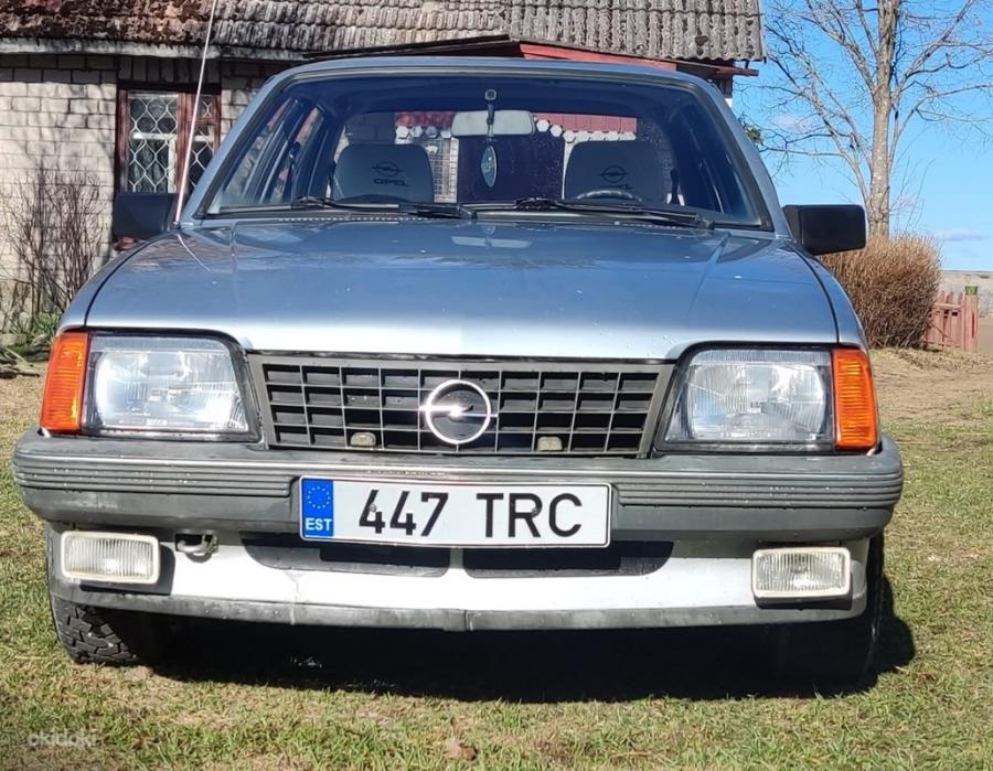Pelēks Opel Ascona 1984 Kohtla-Jerve, ar dzinēja tilpumu 1.60 L un nobraukumu 83 tūkst. km par 500 €, foto 11 vietnē AUTOMOTO.COM.LV