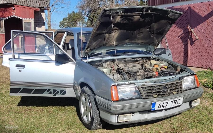 Pelēks Opel Ascona 1984 Kohtla-Jerve, ar dzinēja tilpumu 1.60 L un nobraukumu 83 tūkst. km par 500 €, foto 15 vietnē AUTOMOTO.COM.LV