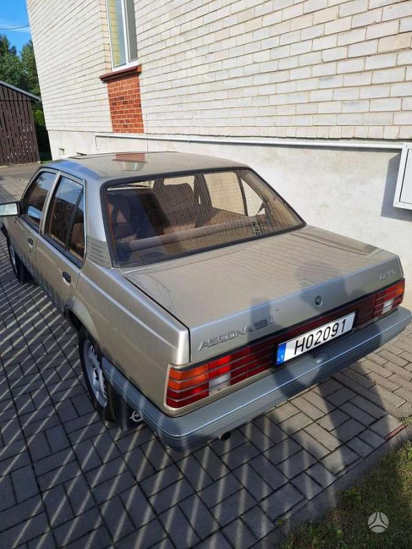 Grey Opel Ascona 1986 in Panevezys, with an engine capacity of 1.80 L and mileage of 117 thousand km for 2000 €, photo 3 on AUTOMOTO.COM.LV