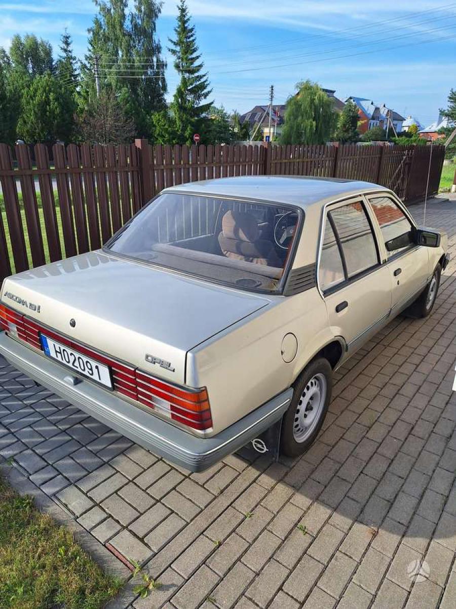 Grey Opel Ascona 1986 in Panevezys, with an engine capacity of 1.80 L and mileage of 117 thousand km for 2000 €, photo 5 on AUTOMOTO.COM.LV