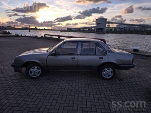 Grey Opel Ascona 1987 in Ventspils, with an engine capacity of 1.60 L and mileage of 44 thousand km for 1550 €, photo 8 on AUTOMOTO.COM.LV