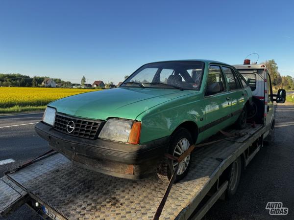 Opel Ascona 1982 in Siauliai, with an engine capacity of 1.60 L and mileage of 111 thousand km for 255 €, photo 2 on AUTOMOTO.COM.LV