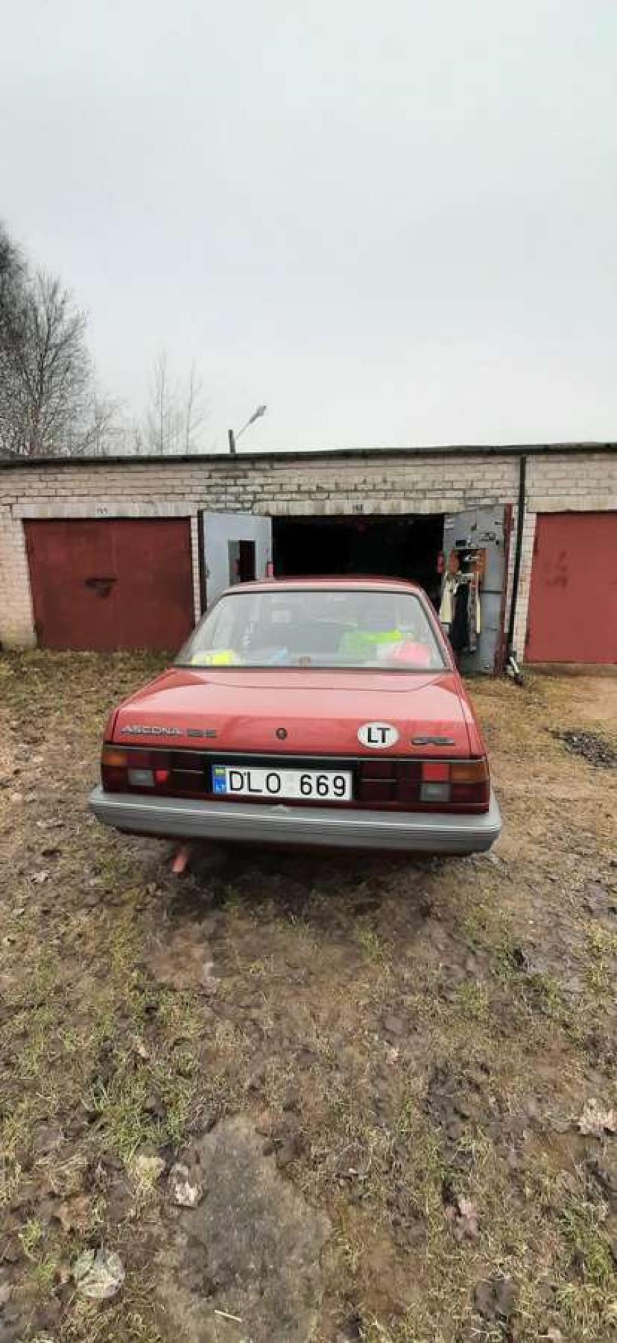 Sarkans Opel Ascona 1987 Mažeikiai, ar dzinēja tilpumu 1.80 L un nobraukumu 38 tūkst. km par 3000 €, foto 12 vietnē AUTOMOTO.COM.LV