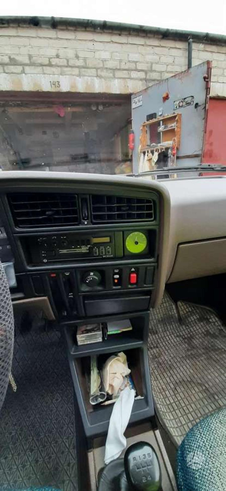 Sarkans Opel Ascona 1987 Mažeikiai, ar dzinēja tilpumu 1.80 L un nobraukumu 38 tūkst. km par 3000 €, foto 16 vietnē AUTOMOTO.COM.LV