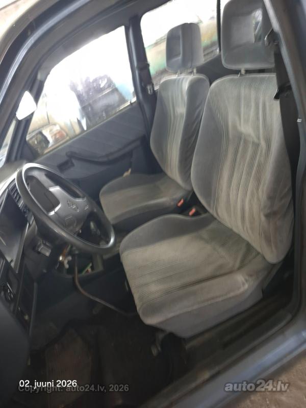 Opel Ascona 1988 in Parnu, with an engine capacity of 2.00 L and mileage of 88 thousand km for 1750 €, photo 2 on AUTOMOTO.COM.LV