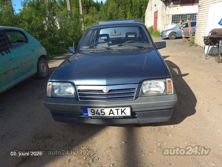 Opel Ascona 1988 in Parnu, with an engine capacity of 2.00 L and mileage of 88 thousand km for 1750 €, photo 11 on AUTOMOTO.COM.LV