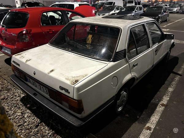 Balts Opel Ascona 1983 Viļņa, ar dzinēja tilpumu 1.60 L un nobraukumu 253 tūkst. km par 300 €, foto 2 vietnē AUTOMOTO.COM.LV