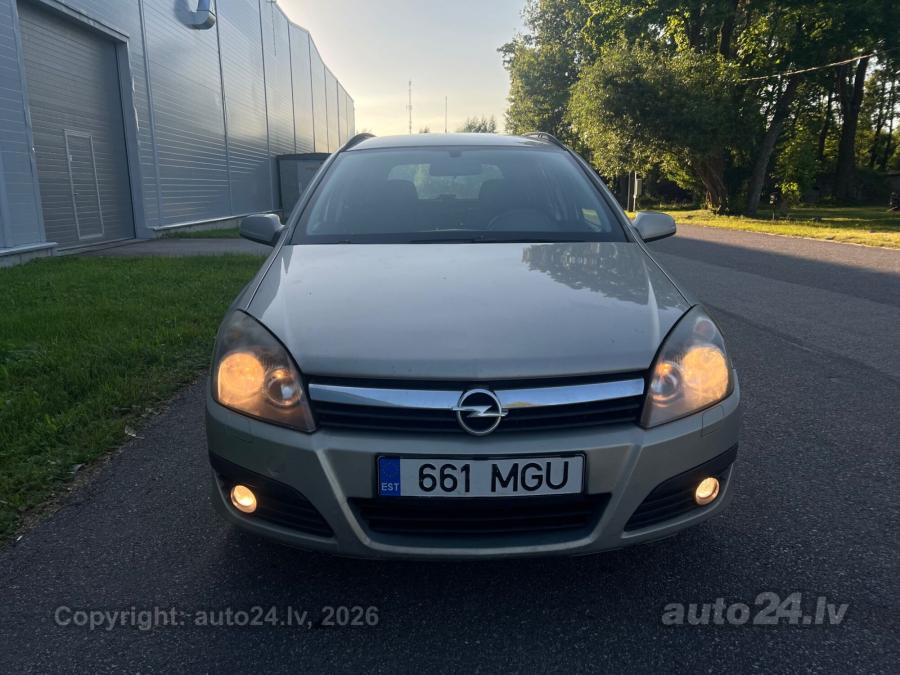 Beige Opel Astra 2007 in Parnu, with an engine capacity of 1.70 L and mileage of 272 thousand km for 1790 €, photo 3 on AUTOMOTO.COM.LV