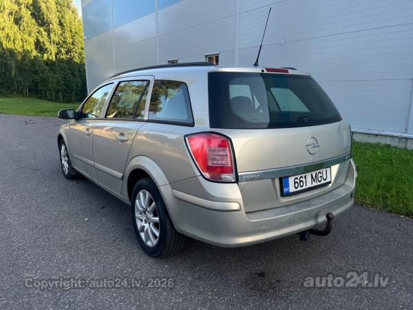 Beige Opel Astra 2007 in Parnu, with an engine capacity of 1.70 L and mileage of 272 thousand km for 1790 €, photo 4 on AUTOMOTO.COM.LV