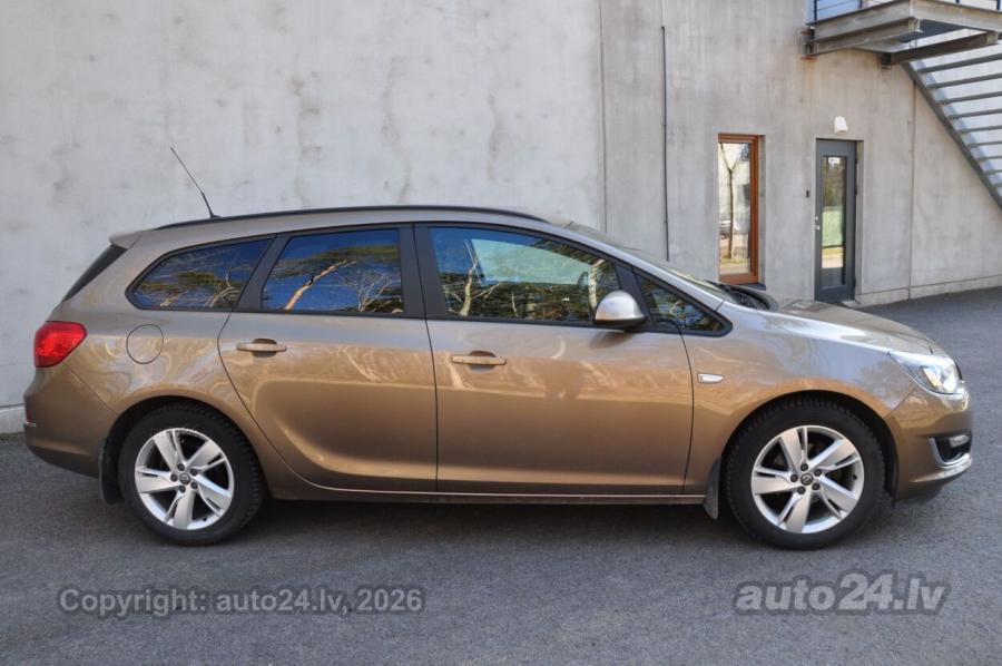 Beige Opel Astra 2013 in Tallinn, with an engine capacity of 1.40 L and mileage of 236 thousand km for 3500 €, photo 2 on AUTOMOTO.COM.LV