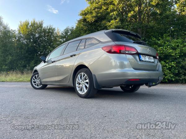 Beige Opel Astra 2017 in Tallinn, with an engine capacity of 1.40 L and mileage of 157 thousand km for 10900 €, photo 4 on AUTOMOTO.COM.LV